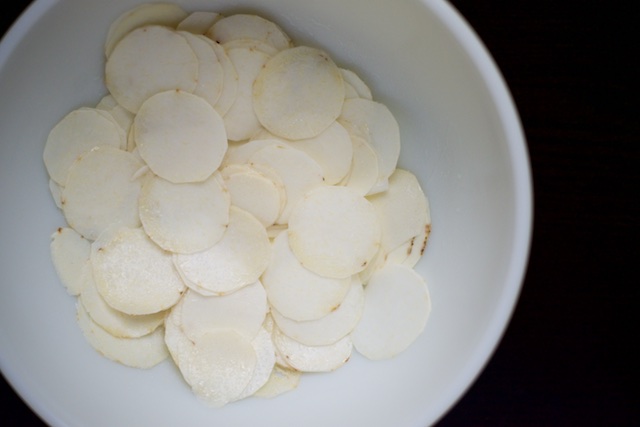 Baked “No-tato” (Eddo/Taro) Chips – that paleo couple